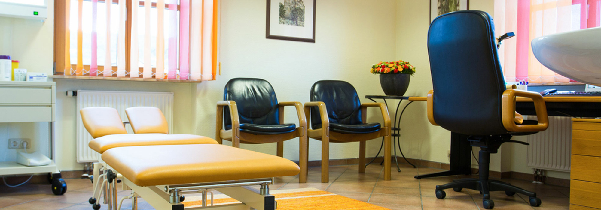 Rundgang & Team der Hausarztpraxis Dr. Dieter Breit in Weilersbach